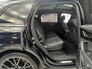 Black Audi Q7 2021 in Vilnius, with an engine capacity of 3.00 L and mileage of 86 thousand km for 37900 €, photo 13 on AUTOMOTO.COM.LV