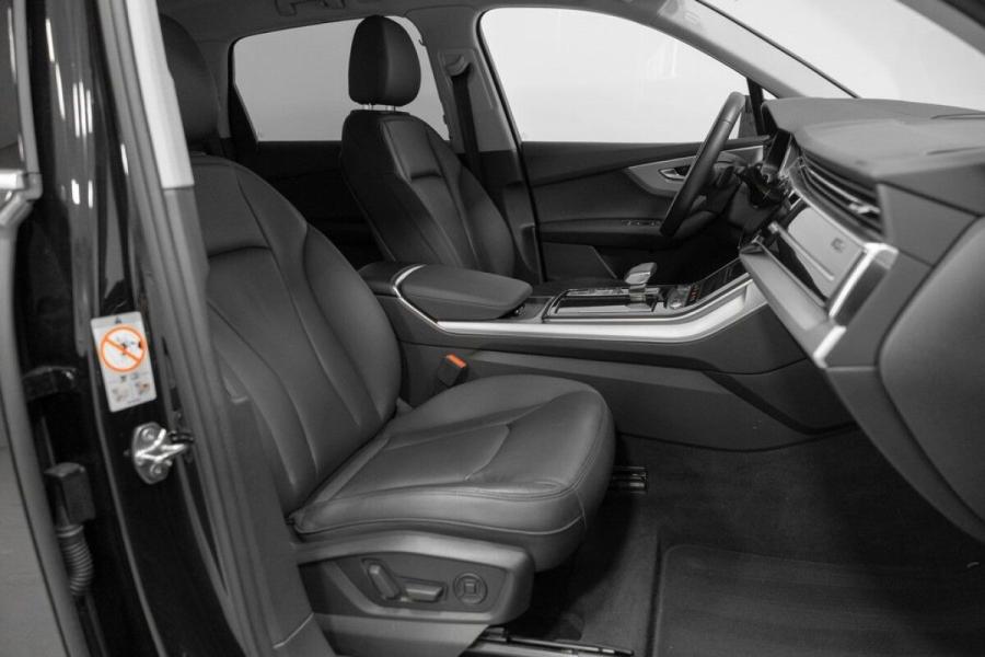 Black Audi Q7 2021 in Vilnius, with an engine capacity of 3.00 L and mileage of 139 thousand km for 41650 €, photo 10 on AUTOMOTO.COM.LV