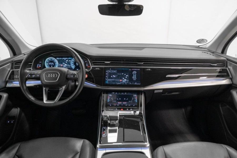 Black Audi Q7 2021 in Vilnius, with an engine capacity of 3.00 L and mileage of 139 thousand km for 41650 €, photo 12 on AUTOMOTO.COM.LV