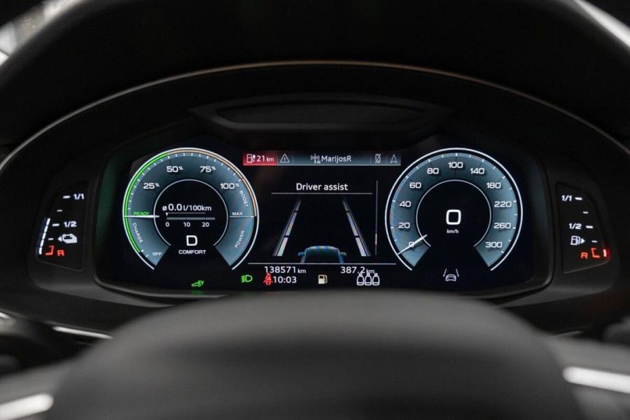 Black Audi Q7 2021 in Vilnius, with an engine capacity of 3.00 L and mileage of 139 thousand km for 41650 €, photo 16 on AUTOMOTO.COM.LV