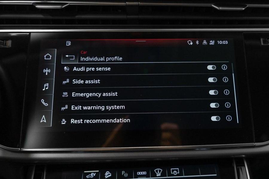 Black Audi Q7 2021 in Vilnius, with an engine capacity of 3.00 L and mileage of 139 thousand km for 41650 €, photo 19 on AUTOMOTO.COM.LV