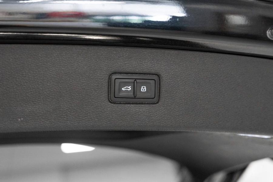 Black Audi Q7 2021 in Vilnius, with an engine capacity of 3.00 L and mileage of 139 thousand km for 41650 €, photo 27 on AUTOMOTO.COM.LV