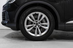 Black Audi Q7 2021 in Vilnius, with an engine capacity of 3.00 L and mileage of 139 thousand km for 41650 €, photo 30 on AUTOMOTO.COM.LV