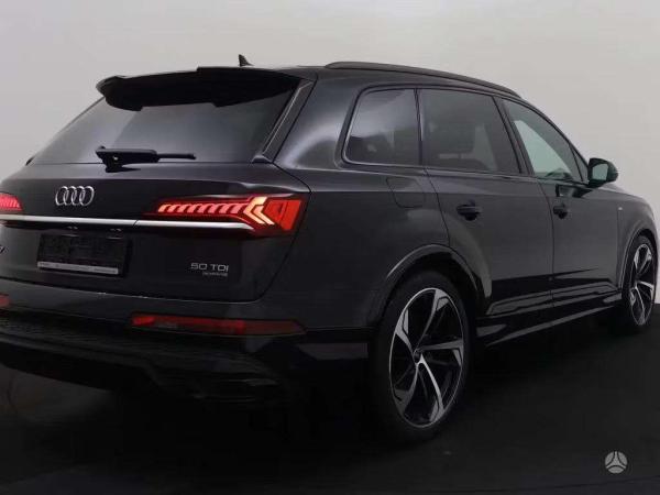 Black Audi Q7 2021 in Vilnius, with an engine capacity of 0.00 L and mileage of 268 thousand km for 33000 €, photo 2 on AUTOMOTO.COM.LV