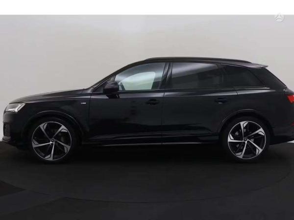 Black Audi Q7 2021 in Vilnius, with an engine capacity of 0.00 L and mileage of 268 thousand km for 33000 €, photo 3 on AUTOMOTO.COM.LV
