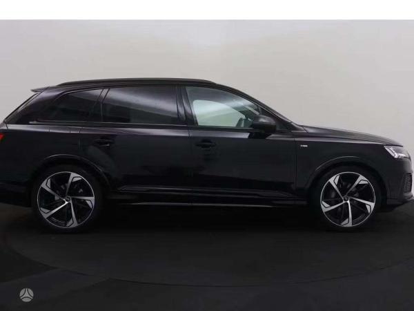 Black Audi Q7 2021 in Vilnius, with an engine capacity of 0.00 L and mileage of 268 thousand km for 33000 €, photo 4 on AUTOMOTO.COM.LV