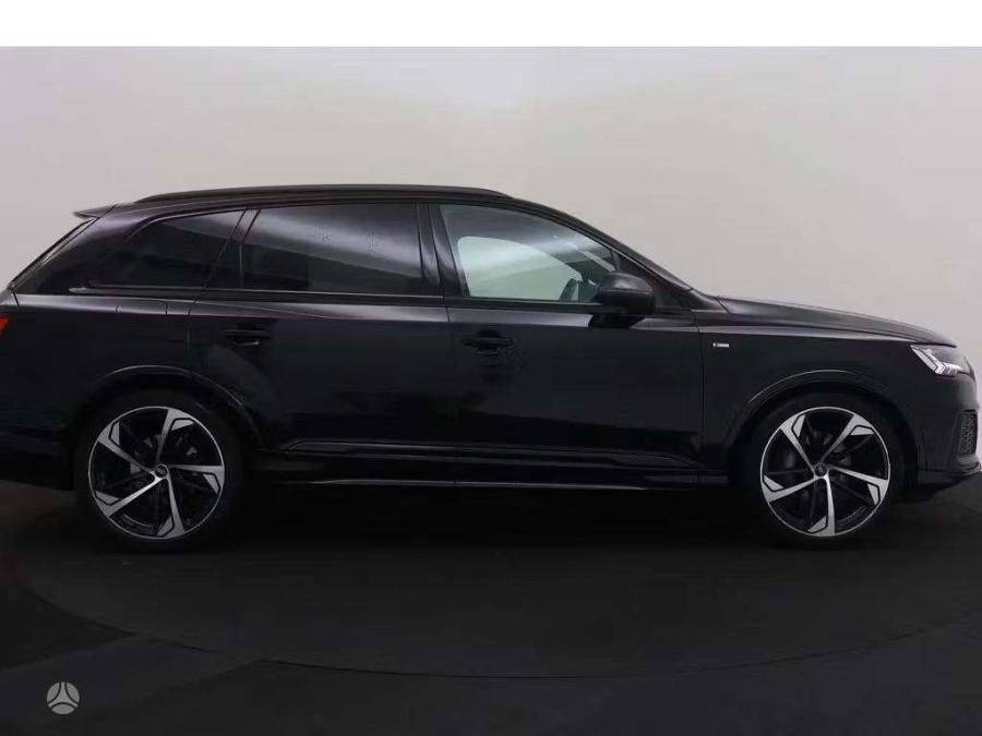 Black Audi Q7 2021 in Vilnius, with an engine capacity of 0.00 L and mileage of 268 thousand km for 33000 €, photo 5 on AUTOMOTO.COM.LV