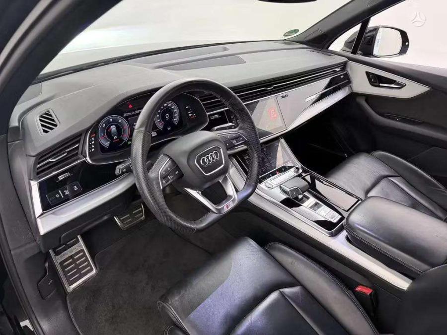 Black Audi Q7 2021 in Vilnius, with an engine capacity of 0.00 L and mileage of 268 thousand km for 33000 €, photo 6 on AUTOMOTO.COM.LV