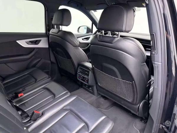 Black Audi Q7 2021 in Vilnius, with an engine capacity of 0.00 L and mileage of 268 thousand km for 33000 €, photo 10 on AUTOMOTO.COM.LV