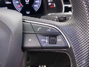 Black Audi Q7 2021 in Vilnius, with an engine capacity of 0.00 L and mileage of 268 thousand km for 33000 €, photo 13 on AUTOMOTO.COM.LV