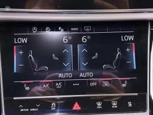 Black Audi Q7 2021 in Vilnius, with an engine capacity of 0.00 L and mileage of 268 thousand km for 33000 €, photo 18 on AUTOMOTO.COM.LV