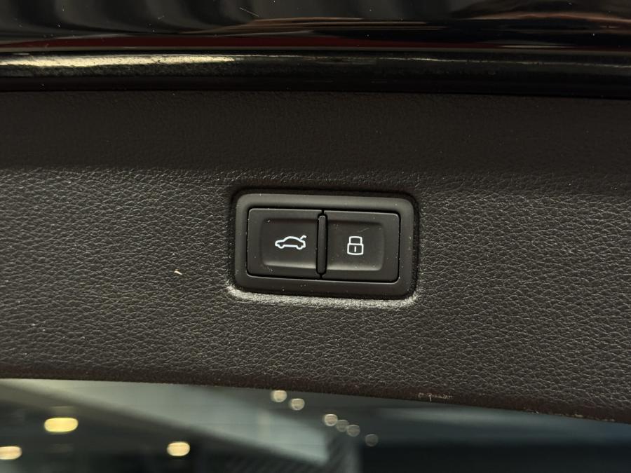 Melns Audi Q7 2021 Rīga, ar dzinēja tilpumu 3.00 L un nobraukumu 135 tūkst. km par 37990 €, foto 16 vietnē AUTOMOTO.COM.LV