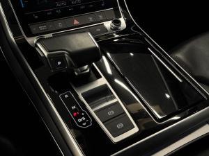 Melns Audi Q7 2021 Rīga, ar dzinēja tilpumu 3.00 L un nobraukumu 135 tūkst. km par 37990 €, foto 21 vietnē AUTOMOTO.COM.LV