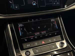 Melns Audi Q7 2021 Rīga, ar dzinēja tilpumu 3.00 L un nobraukumu 135 tūkst. km par 37990 €, foto 22 vietnē AUTOMOTO.COM.LV