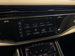 Melns Audi Q7 2021 Rīga, ar dzinēja tilpumu 3.00 L un nobraukumu 135 tūkst. km par 37990 €, foto 23 vietnē AUTOMOTO.COM.LV