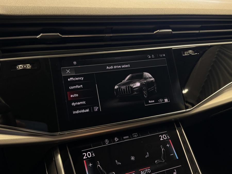 Melns Audi Q7 2021 Rīga, ar dzinēja tilpumu 3.00 L un nobraukumu 135 tūkst. km par 37990 €, foto 24 vietnē AUTOMOTO.COM.LV