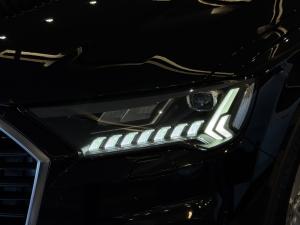 Melns Audi Q7 2021 Rīga, ar dzinēja tilpumu 3.00 L un nobraukumu 135 tūkst. km par 37990 €, foto 28 vietnē AUTOMOTO.COM.LV