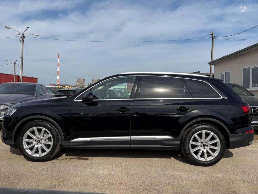 Black Audi Q7 2021 in Vilnius, with an engine capacity of 3.00 L and mileage of 113 thousand km for 42900 €, photo 8 on AUTOMOTO.COM.LV