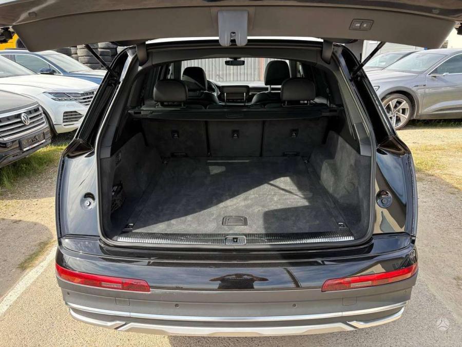 Black Audi Q7 2021 in Vilnius, with an engine capacity of 3.00 L and mileage of 113 thousand km for 42900 €, photo 33 on AUTOMOTO.COM.LV