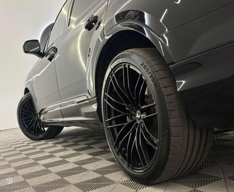 Black Audi Q7 2021 in Marijampole, with an engine capacity of 2.97 L and mileage of 151 thousand km for 43750 €, photo 11 on AUTOMOTO.COM.LV