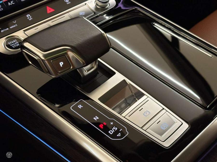 Black Audi Q7 2021 in Marijampole, with an engine capacity of 2.97 L and mileage of 151 thousand km for 43750 €, photo 39 on AUTOMOTO.COM.LV