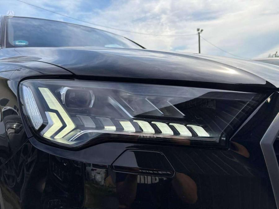 Melns Audi Q7 2021 Viļņa, ar dzinēja tilpumu 3.00 L un nobraukumu 113 tūkst. km par 42500 €, foto 4 vietnē AUTOMOTO.COM.LV