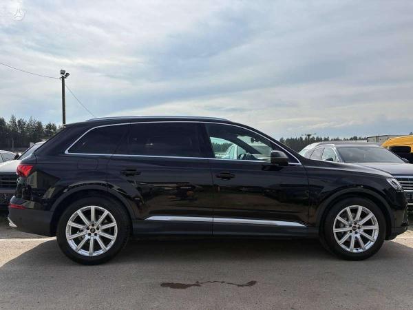 Melns Audi Q7 2021 Viļņa, ar dzinēja tilpumu 3.00 L un nobraukumu 113 tūkst. km par 42500 €, foto 6 vietnē AUTOMOTO.COM.LV