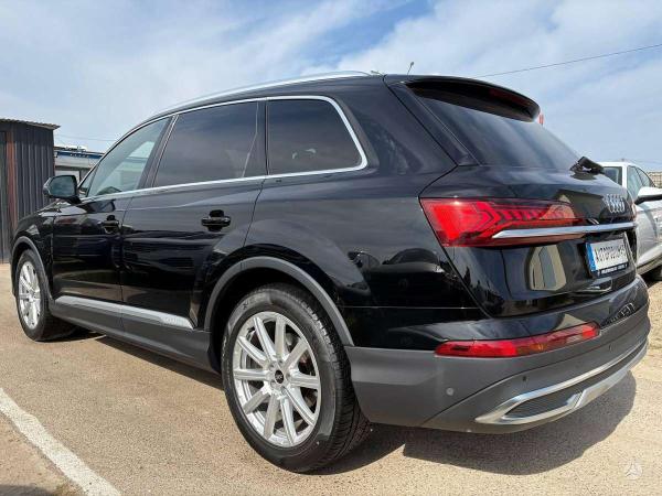 Melns Audi Q7 2021 Viļņa, ar dzinēja tilpumu 3.00 L un nobraukumu 113 tūkst. km par 42500 €, foto 9 vietnē AUTOMOTO.COM.LV