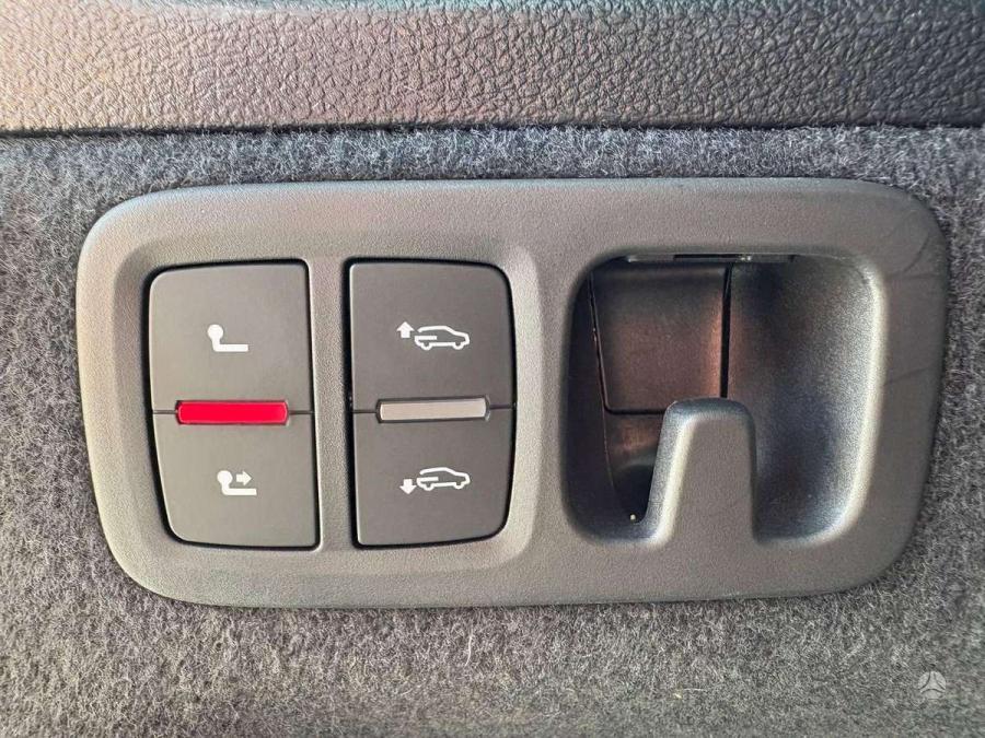 Melns Audi Q7 2021 Viļņa, ar dzinēja tilpumu 3.00 L un nobraukumu 113 tūkst. km par 42500 €, foto 35 vietnē AUTOMOTO.COM.LV