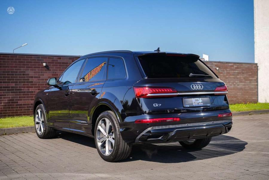 Black Audi Q7 2021 in Marijampole, with an engine capacity of 3.00 L and mileage of 98 thousand km for 39950 €, photo 8 on AUTOMOTO.COM.LV