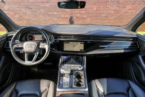 Black Audi Q7 2021 in Marijampole, with an engine capacity of 3.00 L and mileage of 98 thousand km for 39950 €, photo 15 on AUTOMOTO.COM.LV