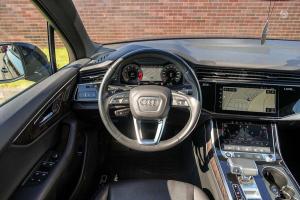 Black Audi Q7 2021 in Marijampole, with an engine capacity of 3.00 L and mileage of 98 thousand km for 39950 €, photo 16 on AUTOMOTO.COM.LV