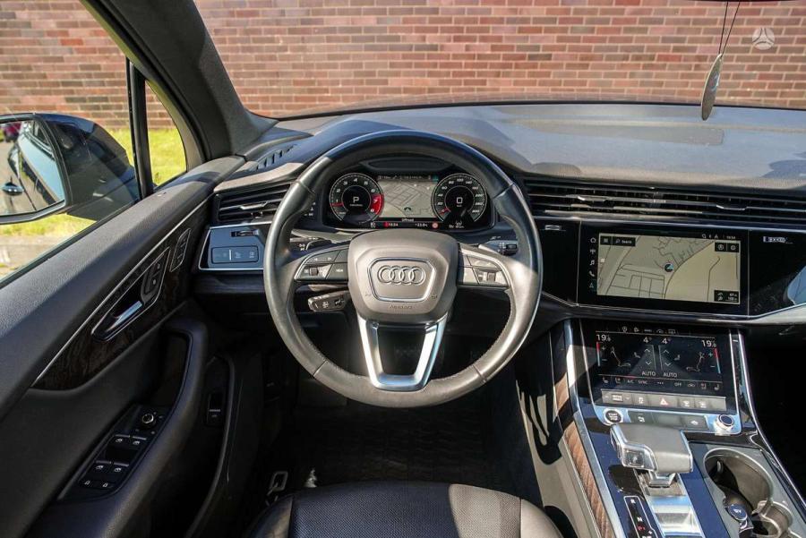 Black Audi Q7 2021 in Marijampole, with an engine capacity of 3.00 L and mileage of 98 thousand km for 39950 €, photo 16 on AUTOMOTO.COM.LV