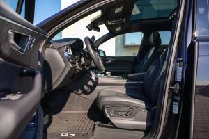 Black Audi Q7 2021 in Marijampole, with an engine capacity of 3.00 L and mileage of 98 thousand km for 39950 €, photo 30 on AUTOMOTO.COM.LV