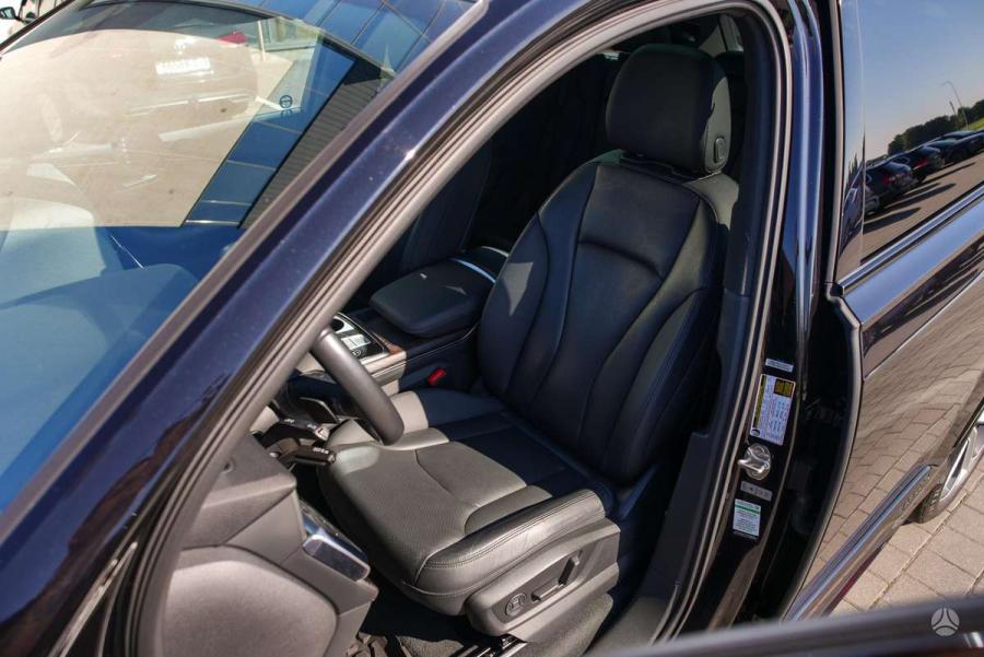 Black Audi Q7 2021 in Marijampole, with an engine capacity of 3.00 L and mileage of 98 thousand km for 39950 €, photo 31 on AUTOMOTO.COM.LV