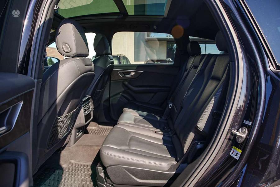 Black Audi Q7 2021 in Marijampole, with an engine capacity of 3.00 L and mileage of 98 thousand km for 39950 €, photo 38 on AUTOMOTO.COM.LV