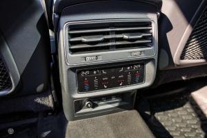 Black Audi Q7 2021 in Marijampole, with an engine capacity of 3.00 L and mileage of 98 thousand km for 39950 €, photo 39 on AUTOMOTO.COM.LV