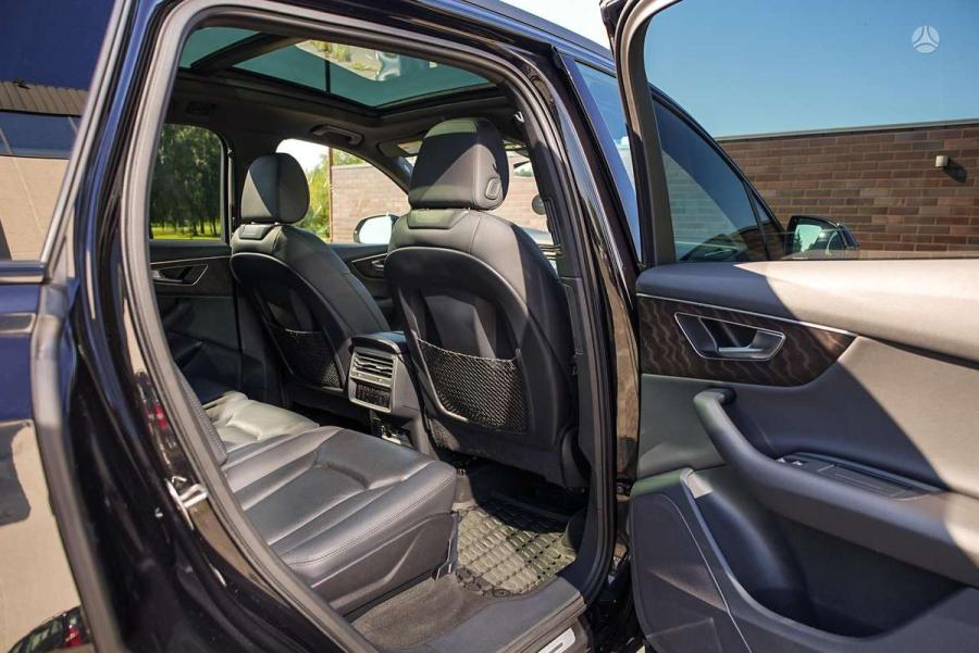 Black Audi Q7 2021 in Marijampole, with an engine capacity of 3.00 L and mileage of 98 thousand km for 39950 €, photo 42 on AUTOMOTO.COM.LV