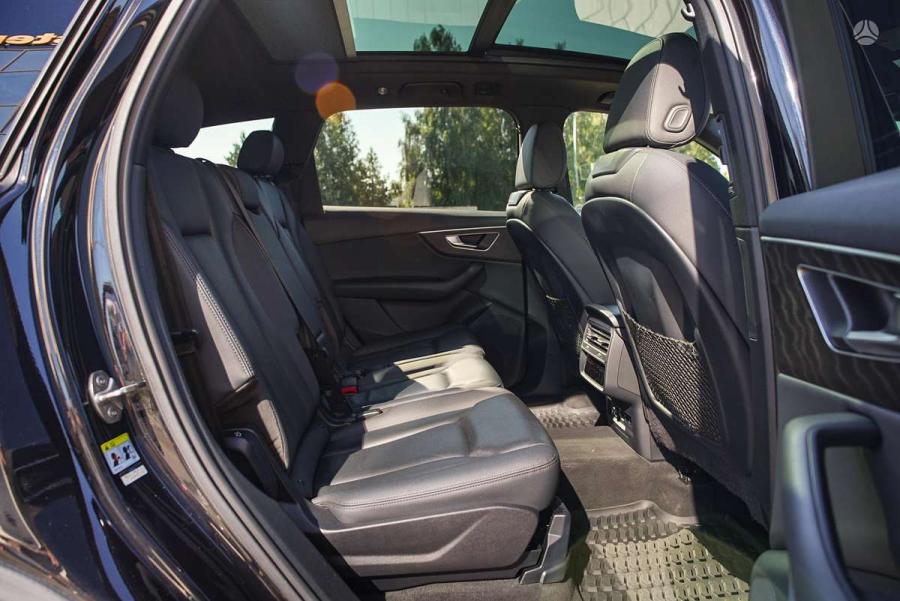 Black Audi Q7 2021 in Marijampole, with an engine capacity of 3.00 L and mileage of 98 thousand km for 39950 €, photo 43 on AUTOMOTO.COM.LV