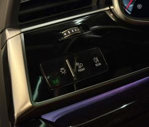 Melns Audi Q7 2021 Marijampole, ar dzinēja tilpumu 2.97 L un nobraukumu 151 tūkst. km par 42750 €, foto 19 vietnē AUTOMOTO.COM.LV