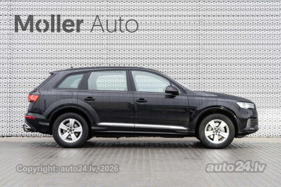 Black Audi Q7 2022 in Riga, with an engine capacity of 3.00 L and mileage of 198 thousand km for 39353 €, photo 5 on AUTOMOTO.COM.LV