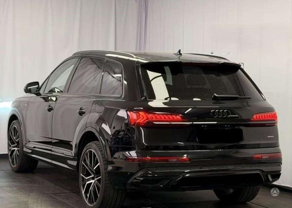 Black Audi Q7 2022 in Vilnius, with an engine capacity of 3.00 L and mileage of 118 thousand km for 58500 €, photo 5 on AUTOMOTO.COM.LV