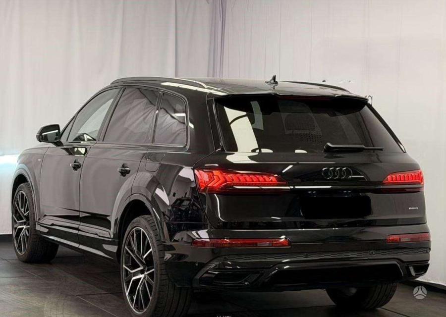 Melns Audi Q7 2022 Viļņa, ar dzinēja tilpumu 3.00 L un nobraukumu 118 tūkst. km par 58500 €, foto 5 vietnē AUTOMOTO.COM.LV