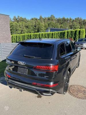Melns Audi Q7 2022 Alīta, ar dzinēja tilpumu 3.00 L un nobraukumu 121 tūkst. km par 23500 €, foto 5 vietnē AUTOMOTO.COM.LV