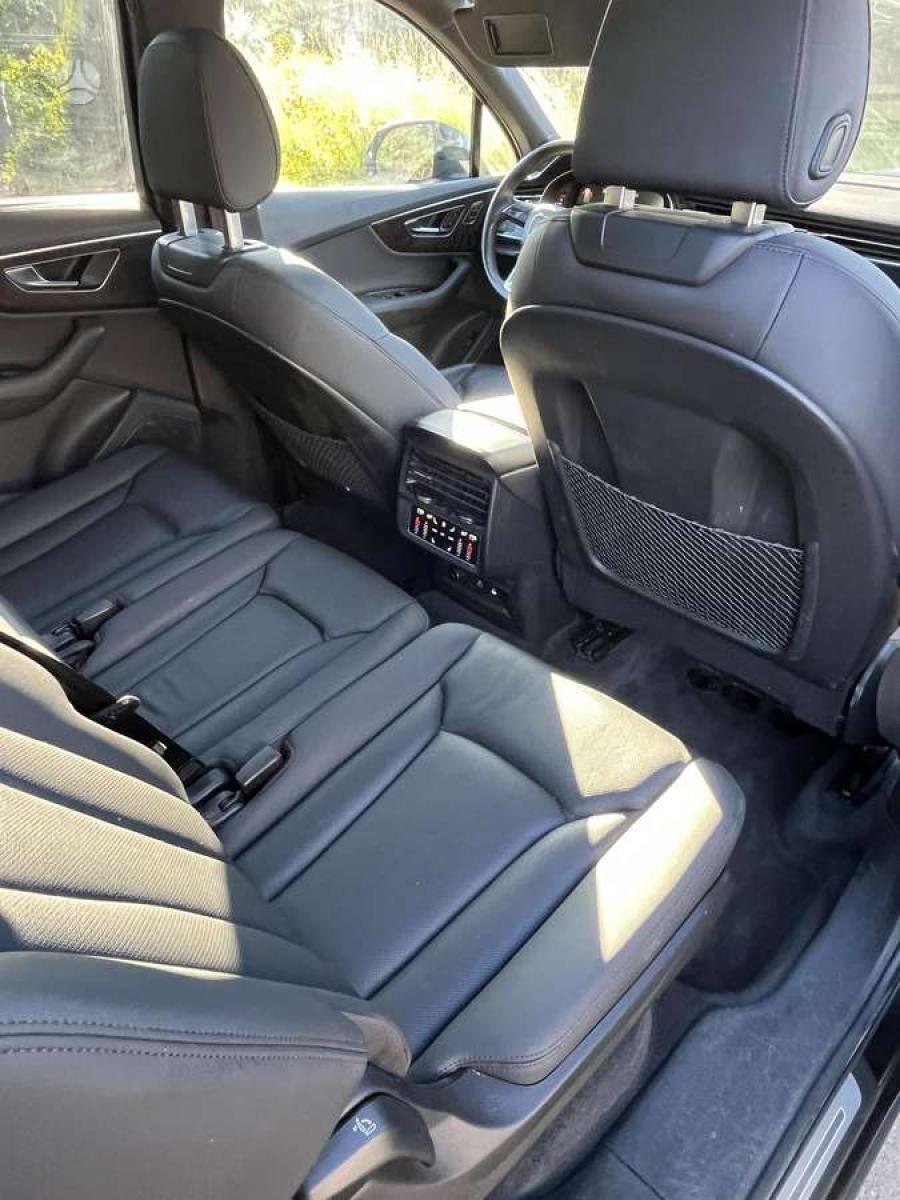 Melns Audi Q7 2022 Alīta, ar dzinēja tilpumu 3.00 L un nobraukumu 121 tūkst. km par 23500 €, foto 13 vietnē AUTOMOTO.COM.LV