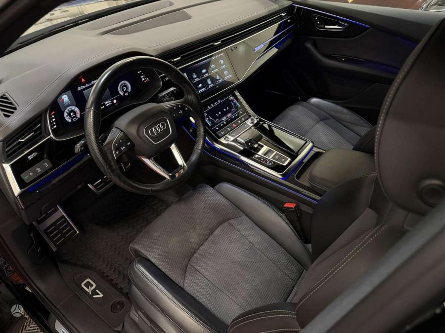 Black Audi Q7 2022 in Vilnius, with an engine capacity of 3.00 L and mileage of 80 thousand km for 48990 €, photo 12 on AUTOMOTO.COM.LV