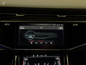 Black Audi Q7 2022 in Vilnius, with an engine capacity of 3.00 L and mileage of 80 thousand km for 48990 €, photo 25 on AUTOMOTO.COM.LV