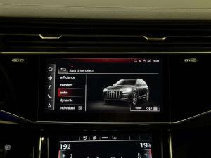 Black Audi Q7 2022 in Vilnius, with an engine capacity of 3.00 L and mileage of 80 thousand km for 48990 €, photo 29 on AUTOMOTO.COM.LV
