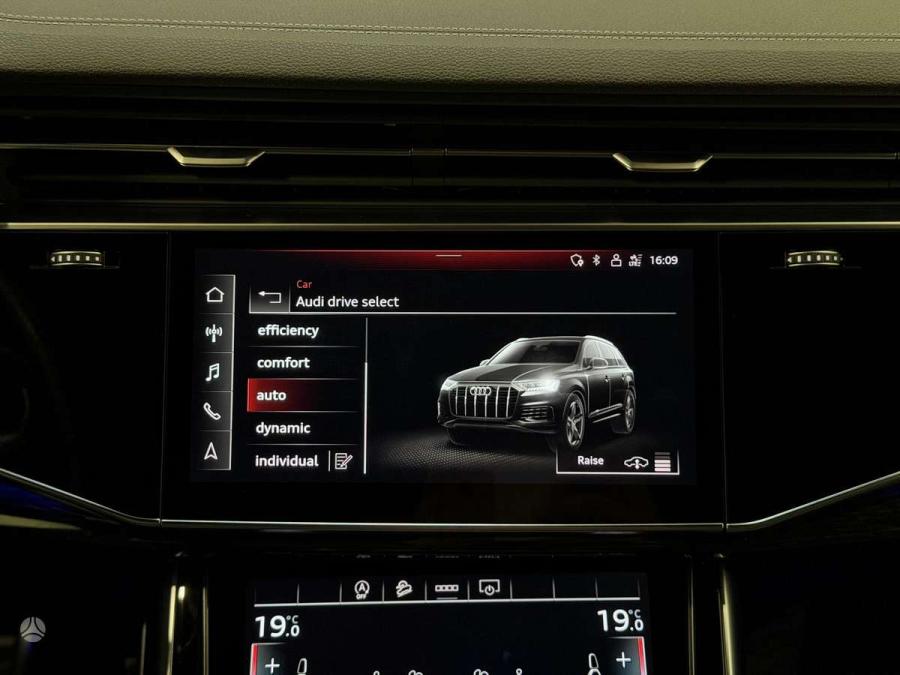 Black Audi Q7 2022 in Vilnius, with an engine capacity of 3.00 L and mileage of 80 thousand km for 48990 €, photo 29 on AUTOMOTO.COM.LV
