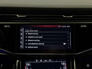 Black Audi Q7 2022 in Vilnius, with an engine capacity of 3.00 L and mileage of 80 thousand km for 48990 €, photo 30 on AUTOMOTO.COM.LV